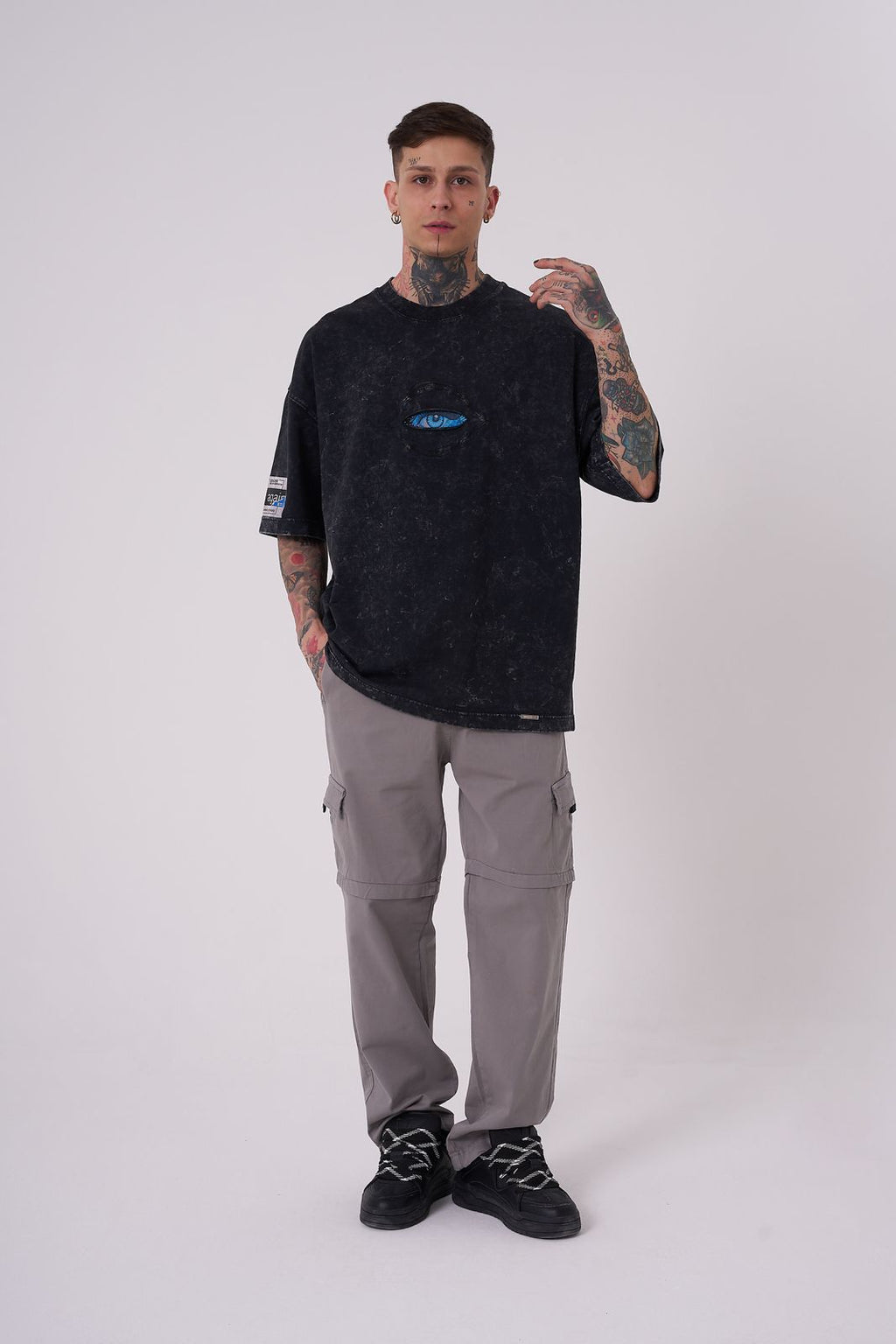 Eye Graphic Oversized T-Shirt – Edgy Black Tee with Unique Sleeve and ...